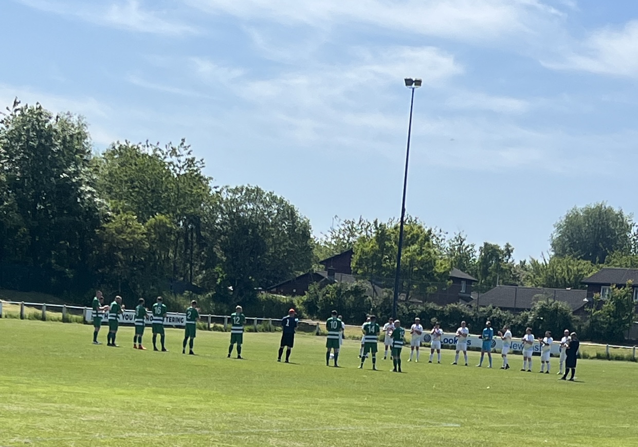 Felling Magpies Football Coach raises £1300 in support of QE Charity ...